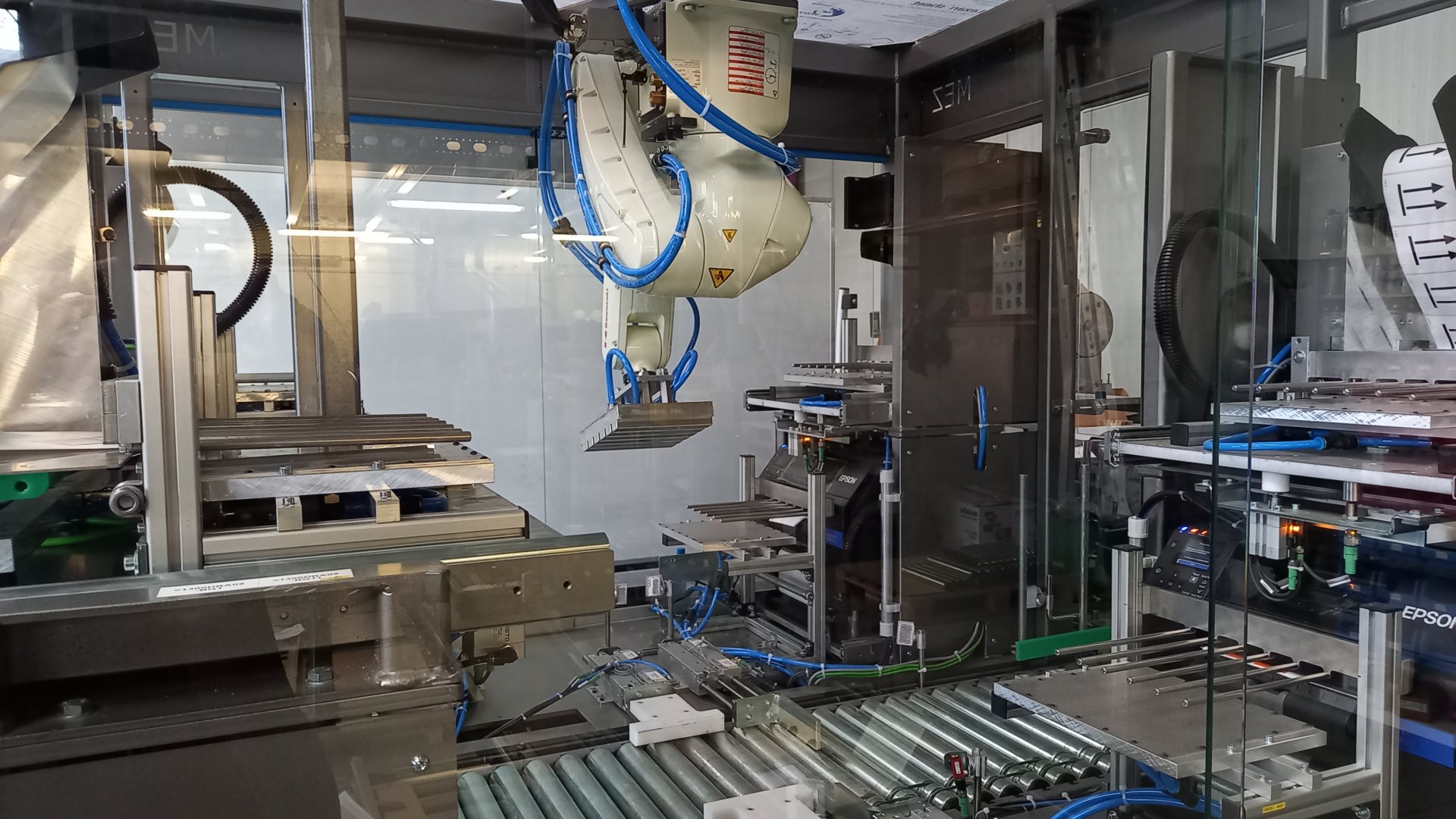 Labeling products with a robot